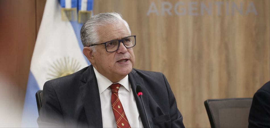 López Murphy, sin reparos: "Los militares son aptos para cargos políticos"